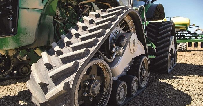 Agricultural tracks service & support | tractor tracks | Camso | Camso