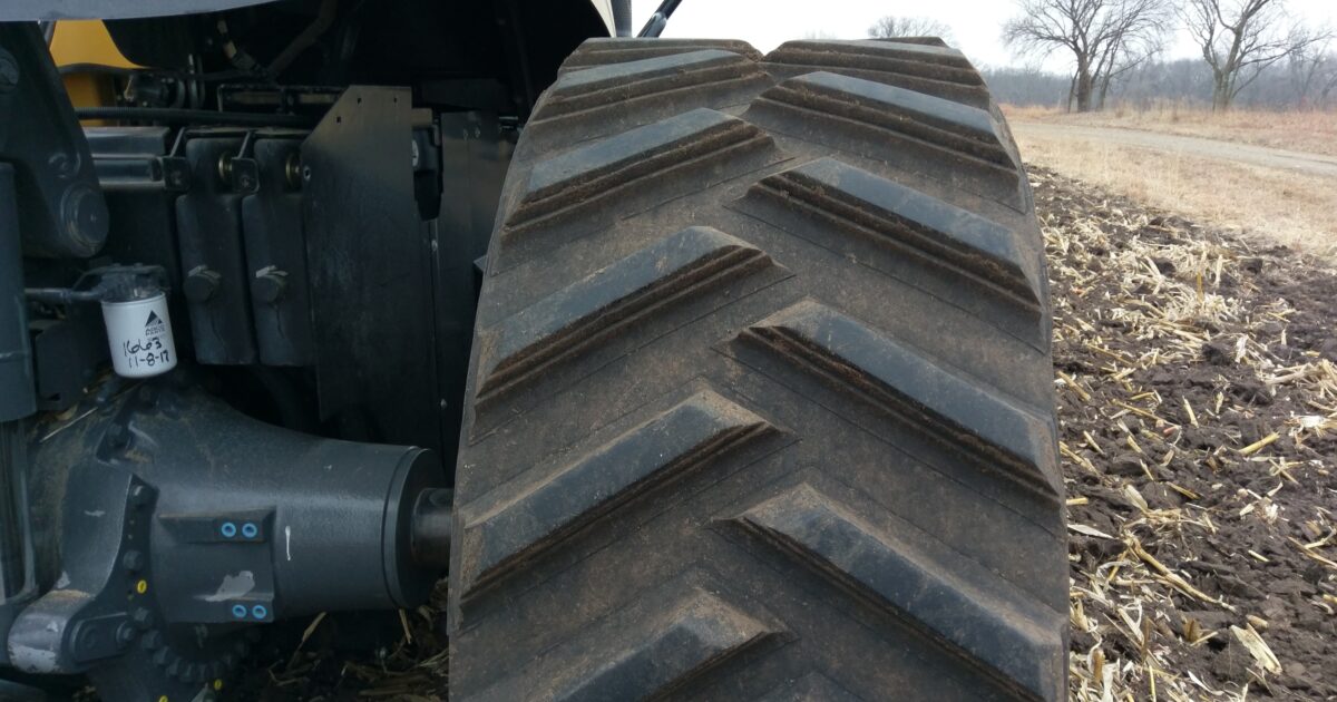 Tractor tracks and wheels remanufacturing guide | Camso | Camso